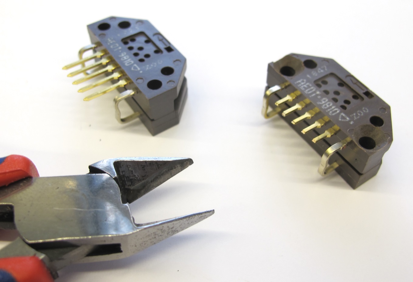 *The M3 flat head screws should be flush with the surface of the encoder.*